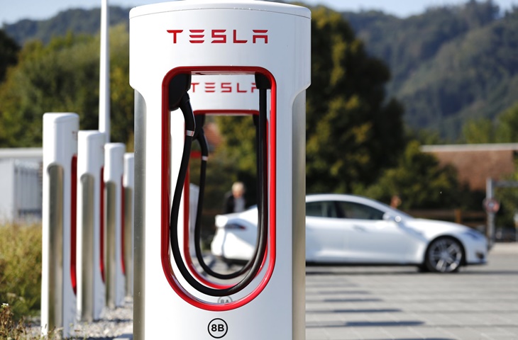 Tesla supercharging stations store