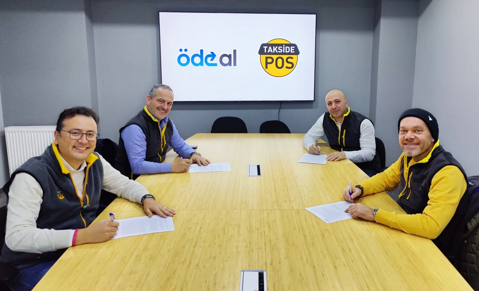 Ödeal, Takside POS ile taksilerin arka koltuğuna uzanıyor - TechInside