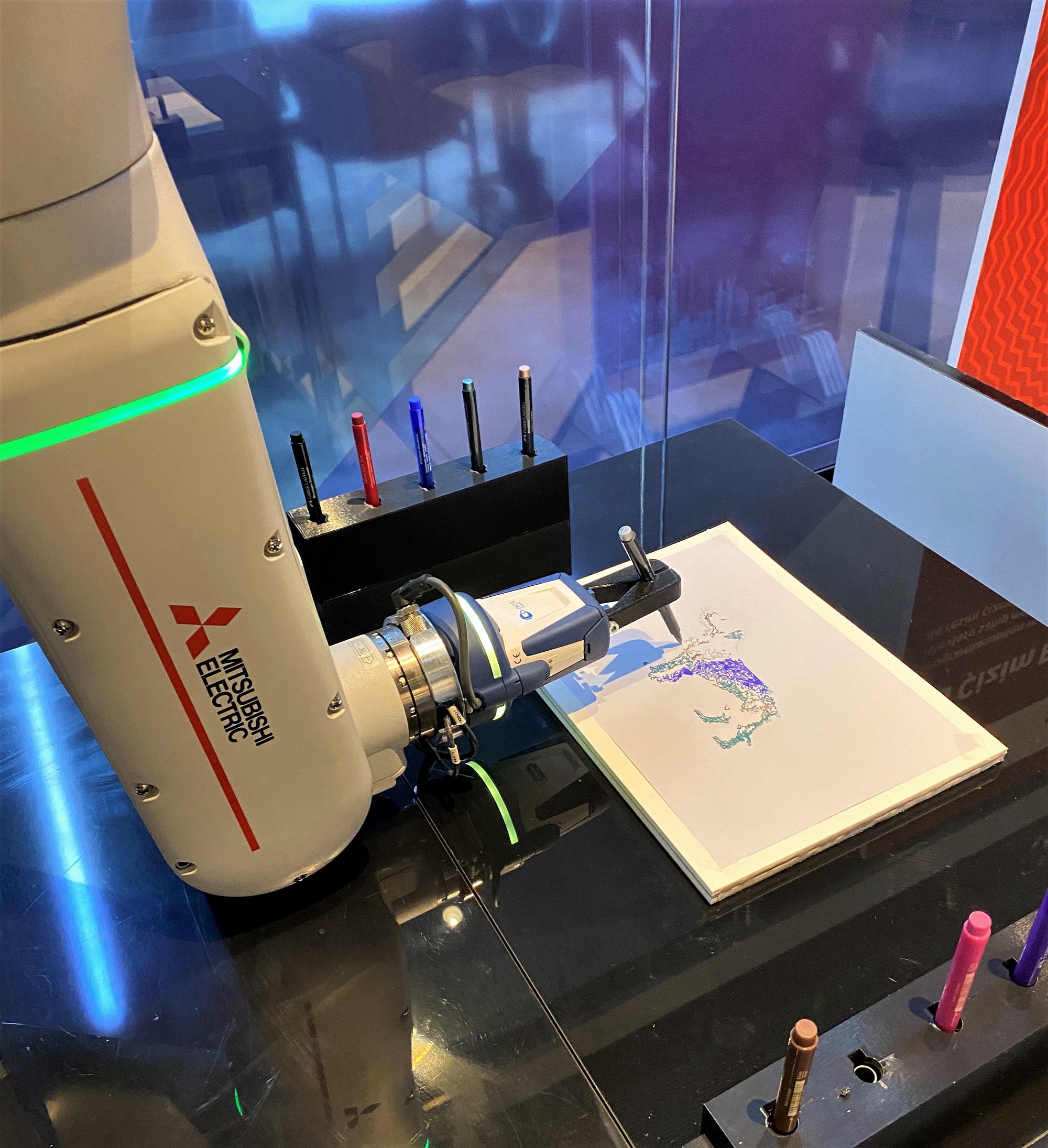 Mitsubishi'nin robot ressamı Win Eurasia’da yeteneklerini sergileyecek!