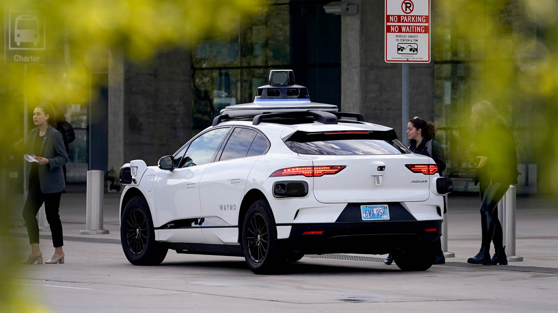 Otonom taksi köpek ölümüne neden oldu - Techinside