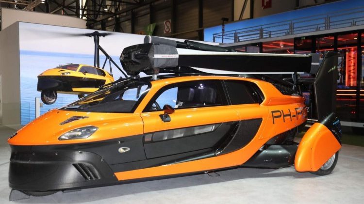 Uçan araba PAL-V Pioneer tanıtıldı - TechInside Techinside.Com